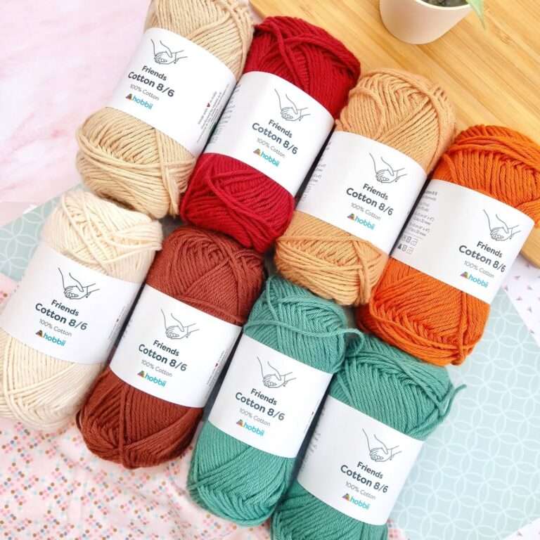 27 Free & Easy Crochet Cross Patterns | Yarns and Crafts