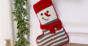 27 Free and Easy Crochet Christmas Stocking Patterns | Yarns and Crafts