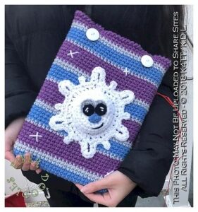 27 Free and Easy Crochet Laptop Bag Pattern | Yarns and Crafts