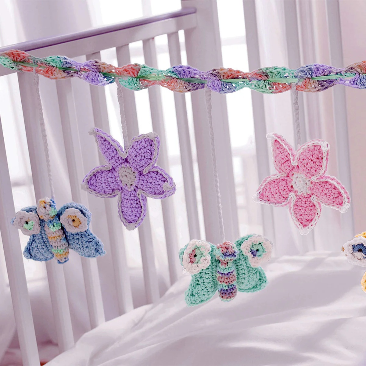 25 Free and Easy Crochet Flower Patterns | Yarns and Crafts