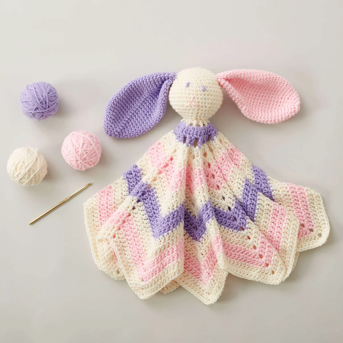 25 Free and Easy Crochet Lovey Patterns | Yarns and Crafts