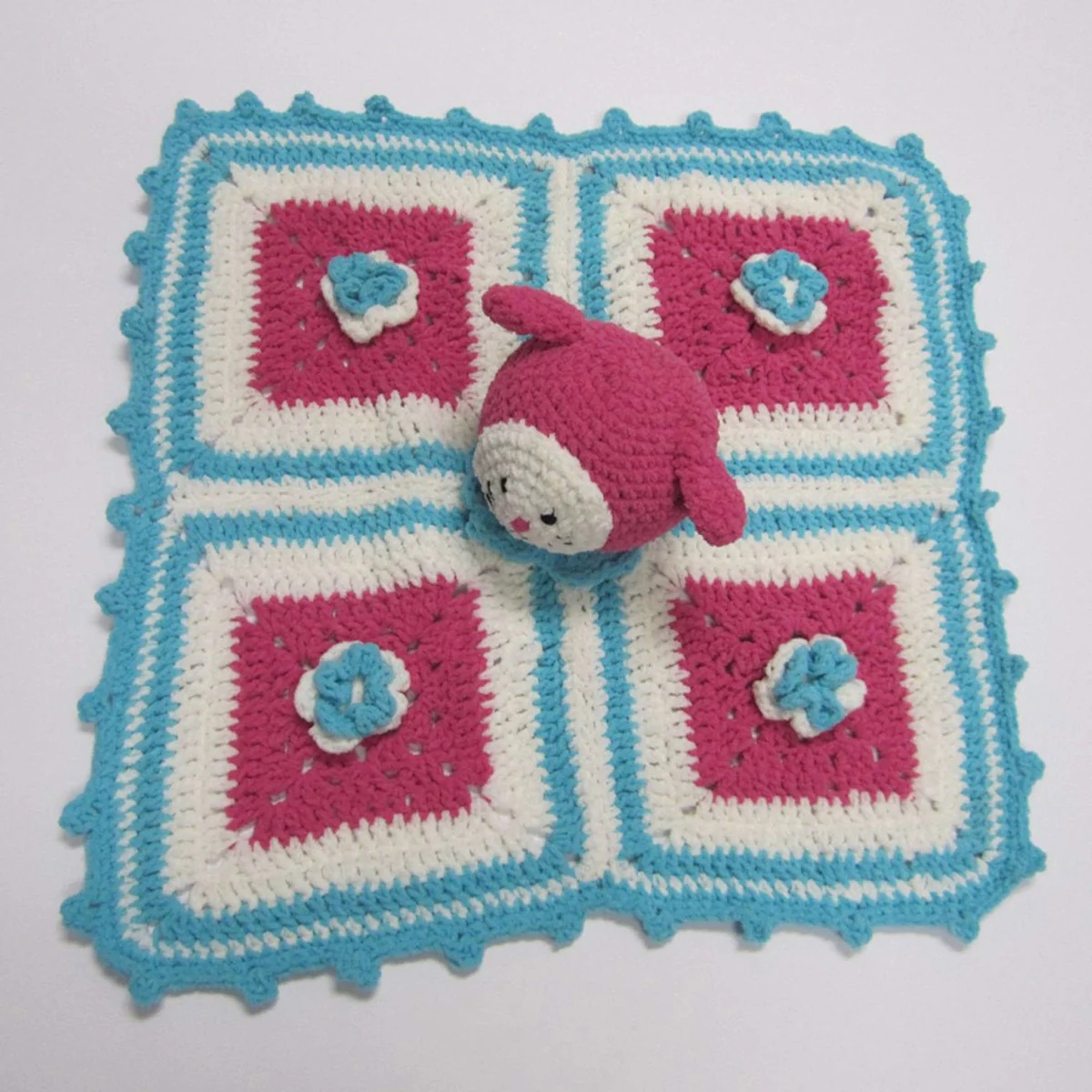 25 Free and Easy Crochet Lovey Patterns | Yarns and Crafts