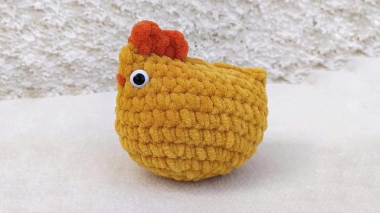 15 Free and Easy No-Sew Amigurumi Crochet Chicken Patterns | Yarns and ...