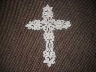 27 Free & Easy Crochet Cross Patterns | Yarns and Crafts