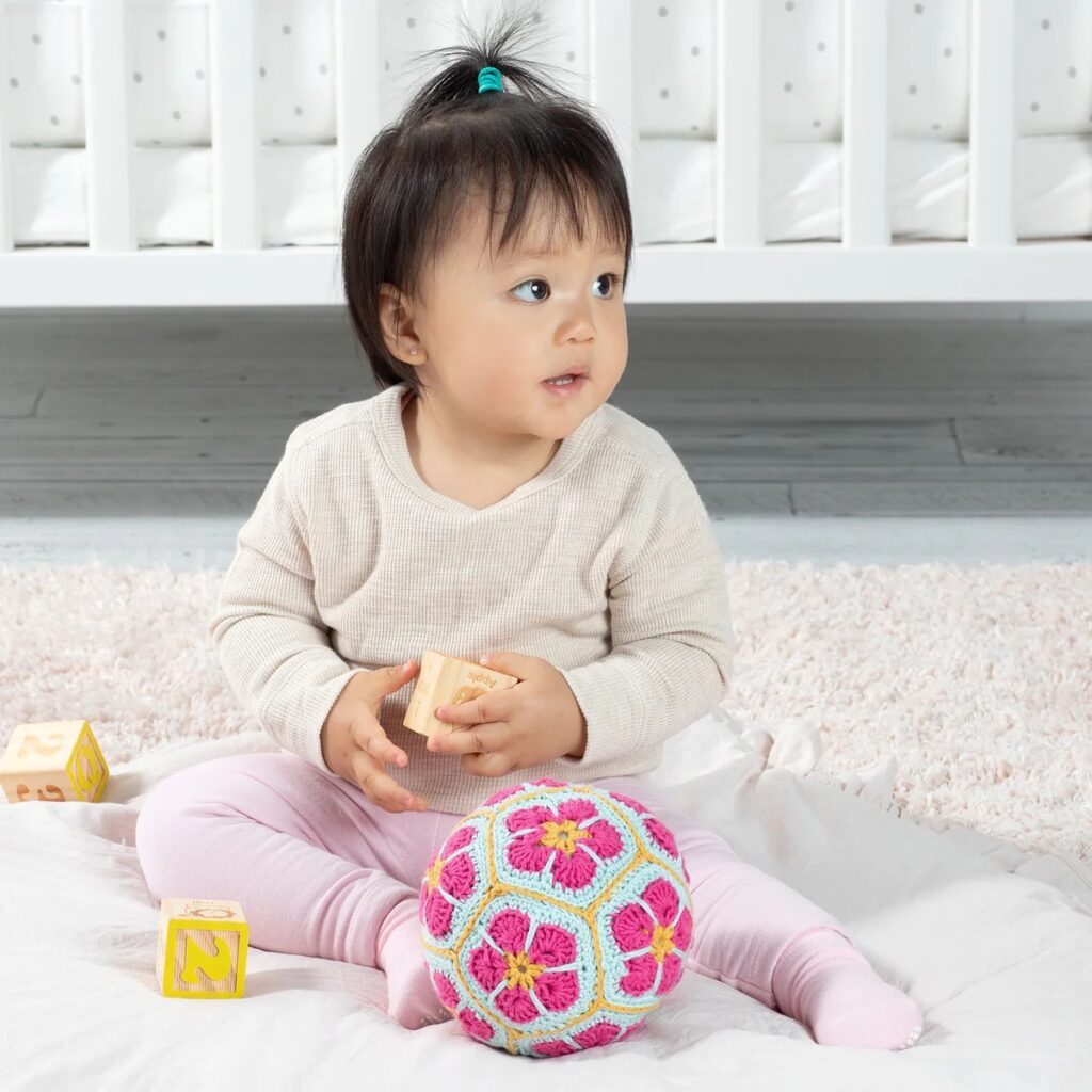 27 Free and Easy Crochet Ball Patterns | Yarns and Crafts