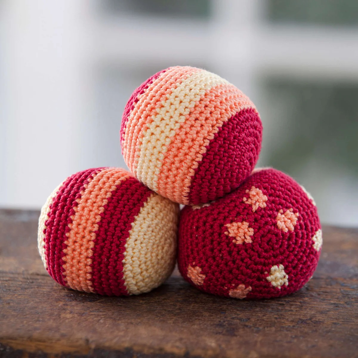 27 Free and Easy Crochet Ball Patterns | Yarns and Crafts
