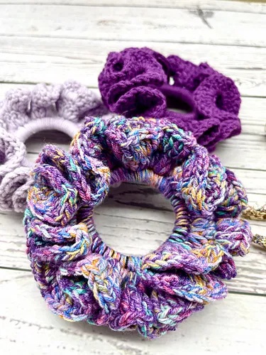 25 Free and Easy Crochet Hair Scrunchie Patterns | Yarns and Crafts