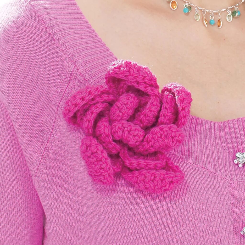 25 Free and Easy Crochet Rose Patterns | Yarns and Crafts