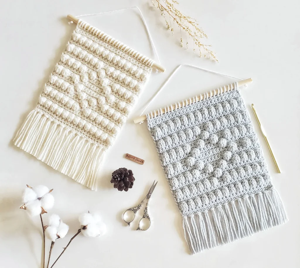 25 Free & Easy Crochet Wall Hanging Patterns | Yarns and Crafts