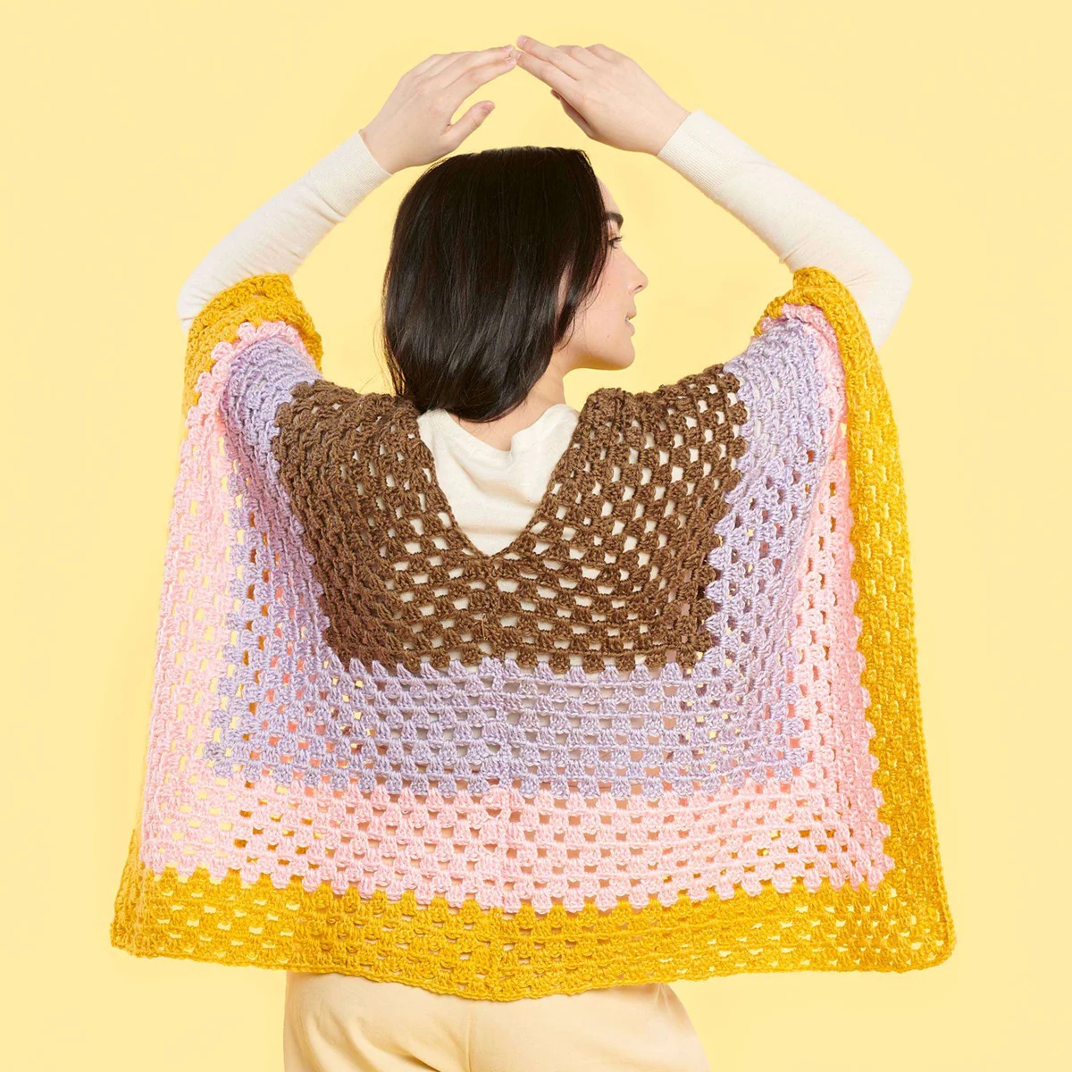 25 Free and Easy Crochet Poncho Patterns | Yarns and Crafts