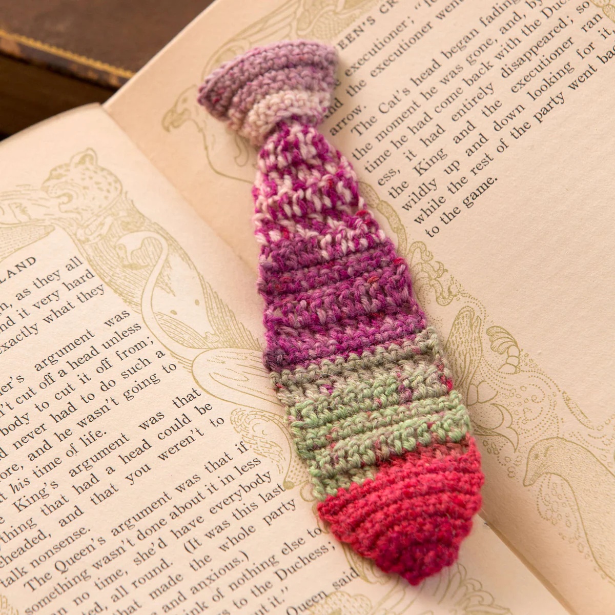 35 Free and Easy Crochet Bookmark Patterns | Yarns and Crafts