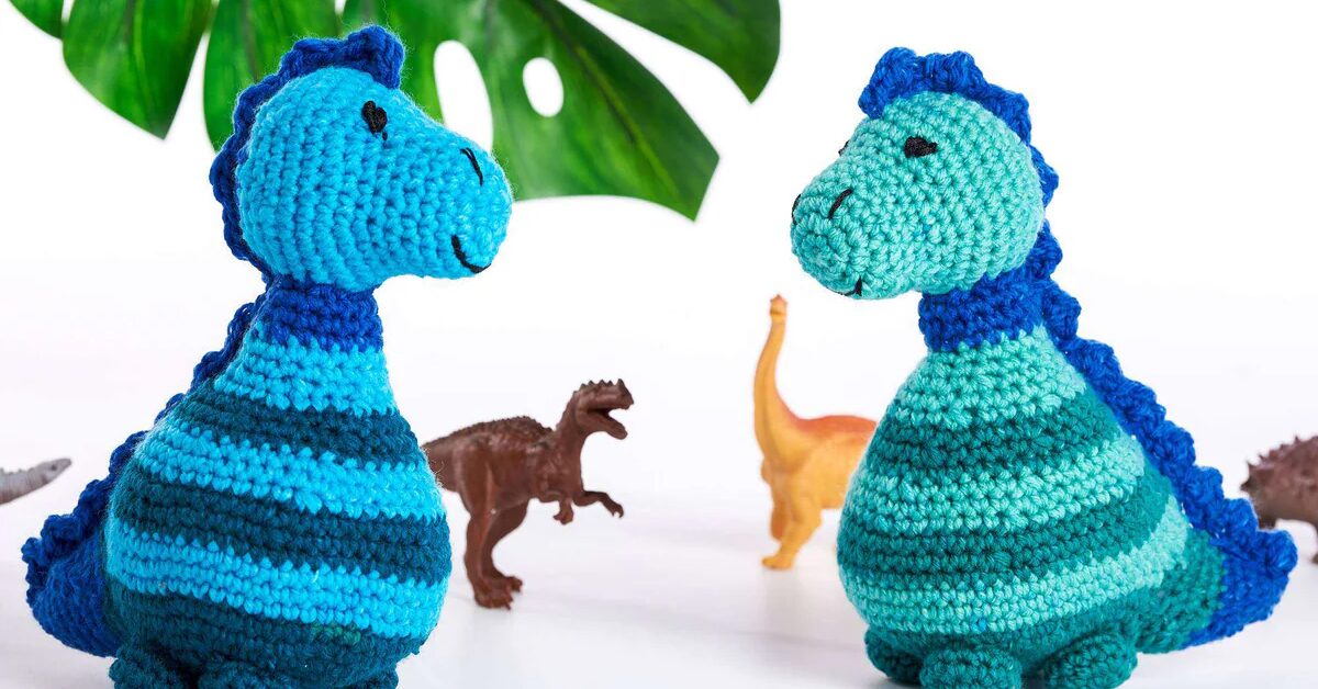 27 Free & Easy Amigurumi Crochet Dinosaur Patterns | Yarns and Crafts
