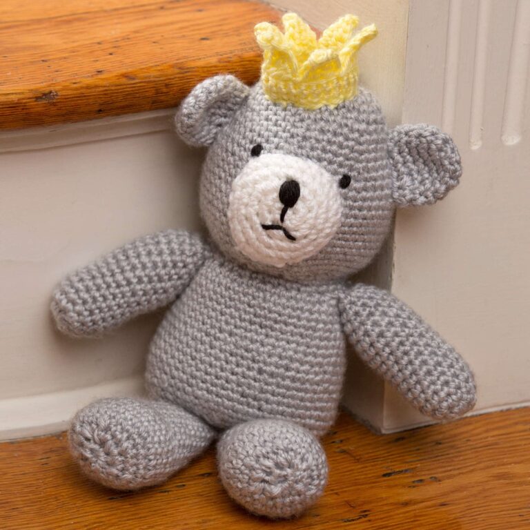 25 Free & Easy Crochet Bear Patterns | Yarns and Crafts