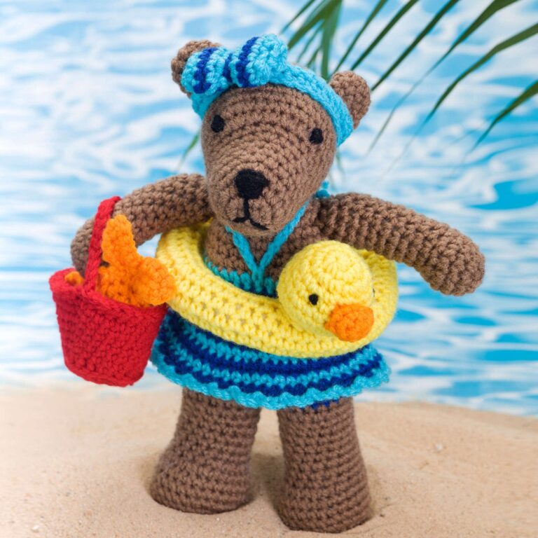 25 Free & Easy Crochet Bear Patterns | Yarns and Crafts