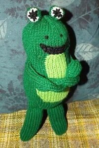 25 Free & Easy Amigurumi Crochet Frog Patterns | Yarns and Crafts