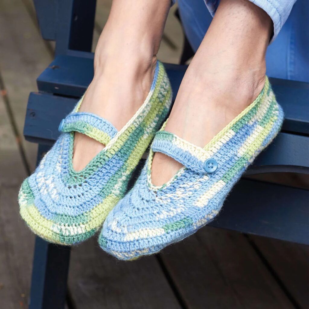27 Free and Easy Crochet Slipper Patterns for Cozy Feet | Yarns and Crafts