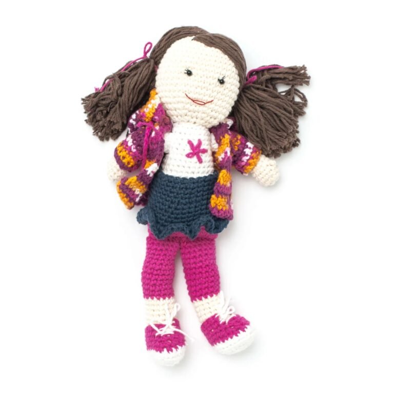 27 Free & Easy Amigurumi Crochet Doll Patterns | Yarns and Crafts