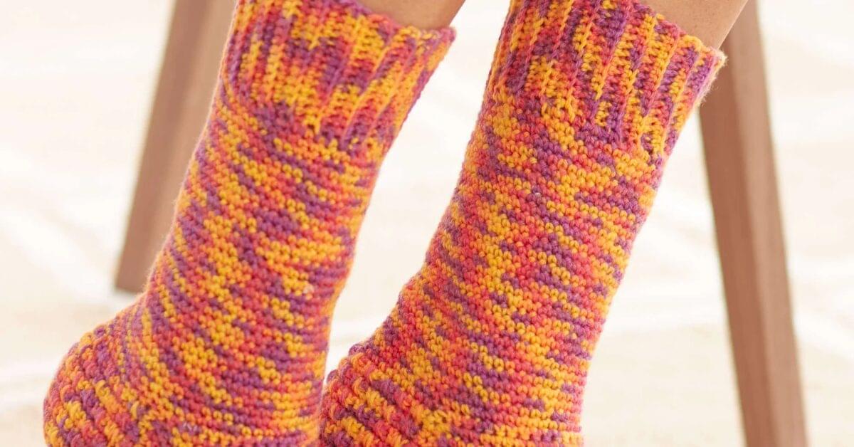 25 Free and Easy Crochet Sock Patterns | Yarns and Crafts